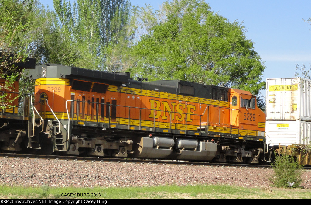 BNSF 5229